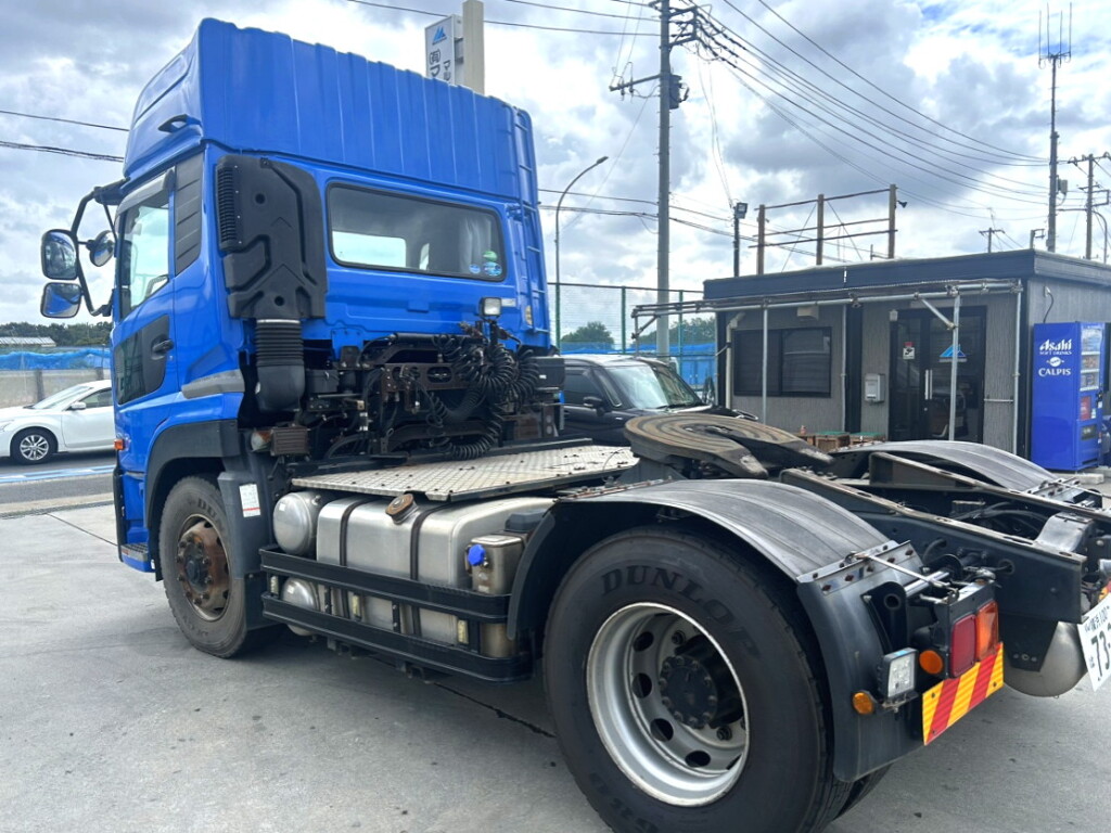 神奈川の中古トラック・重機の販売と買い取り・レンタカー