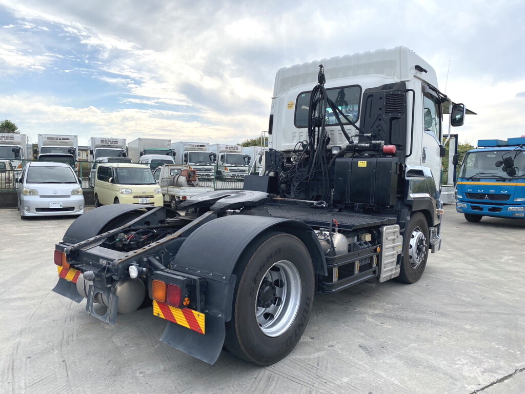 神奈川の中古トラック・重機の販売と買い取り・レンタカー