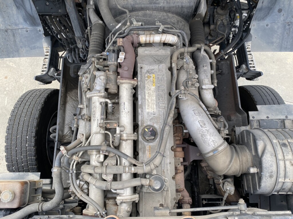 神奈川の中古トラック・重機の販売と買い取り・レンタカー