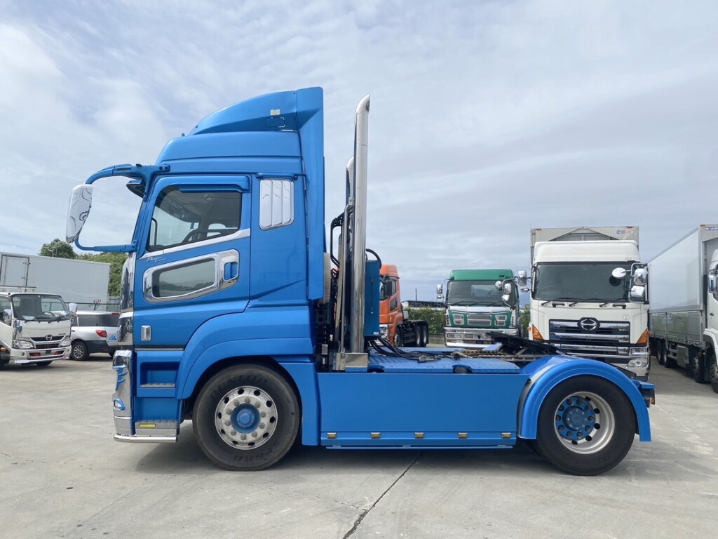 神奈川の中古トラック・重機の販売と買い取り・レンタカー